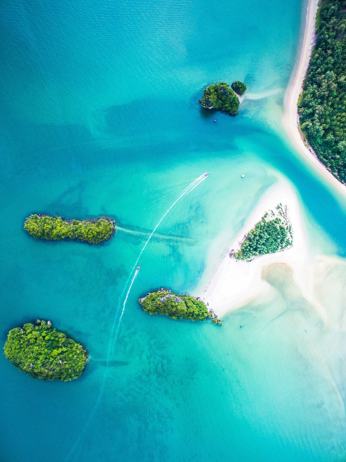 Thailand eSIM Coverage 2026: AIS vs True Corp & Island Signal Guide